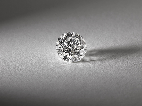 Diamond Sparkle: How To Maximize The Sparkle Factor In Your Diamond