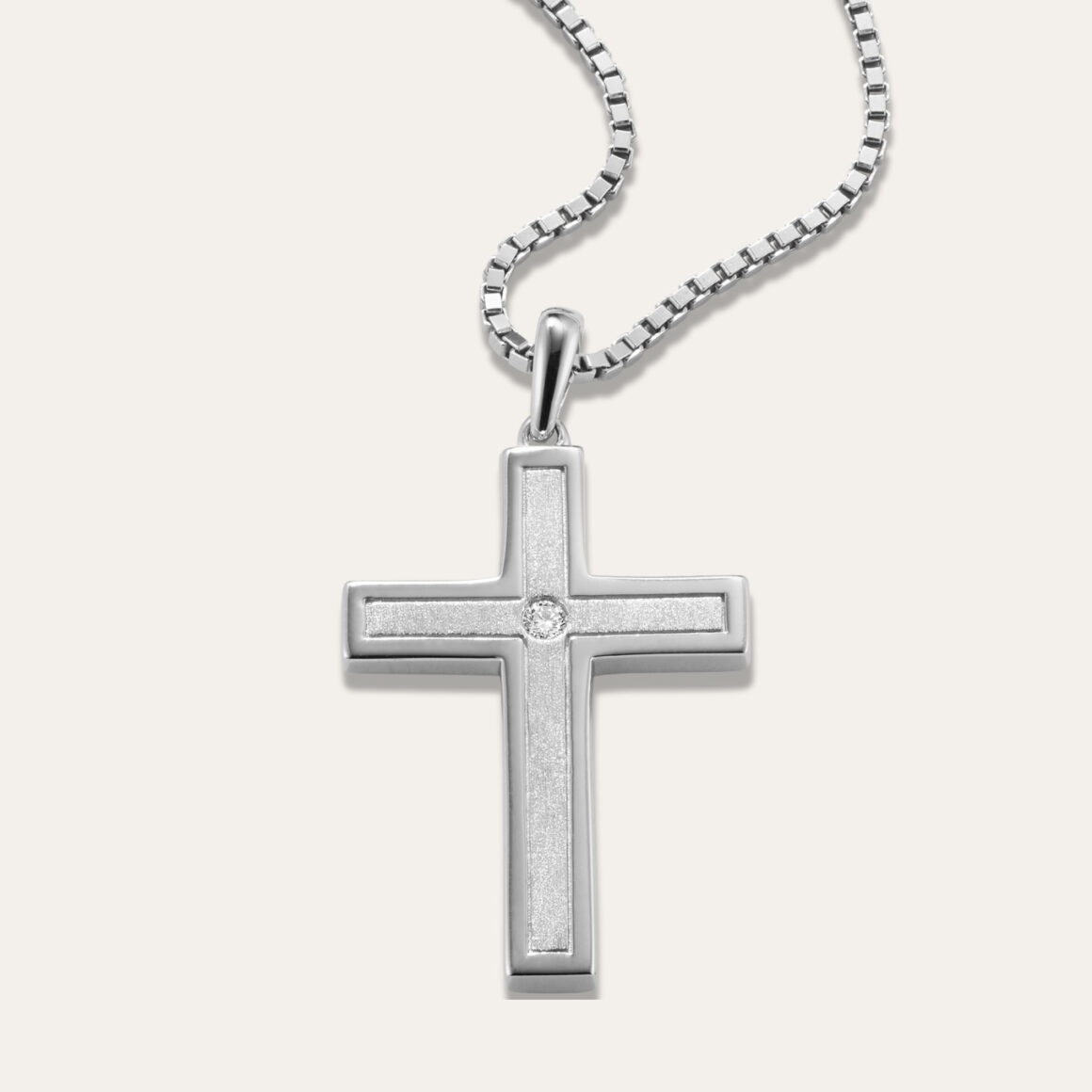 Guide to Cross Jewelry: History, Meaning, and Styles